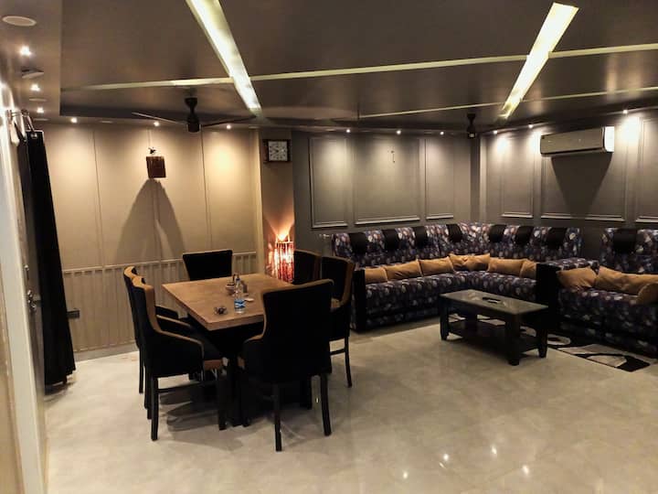 The Luxury House 3master Bedrooms, Balconies &Lawn - Faridabad