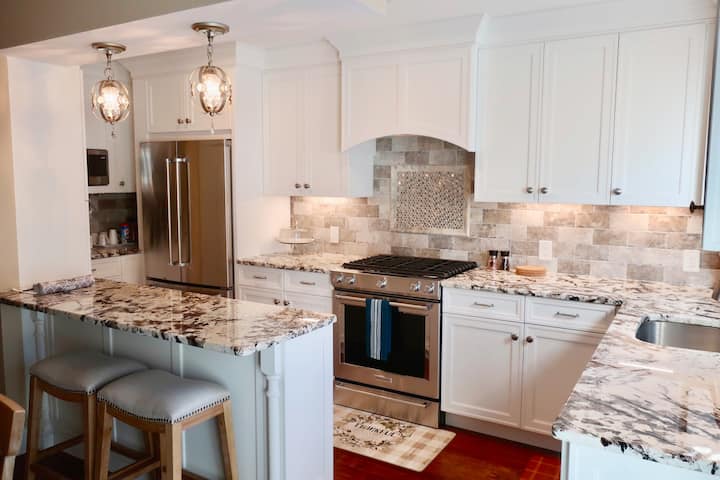 2 Private Off Street Parking Spots In Modern Home - Philadelphia