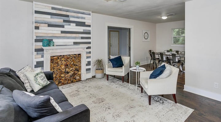 5-star 4br-6bed Luxury Home! - Pensacola, FL