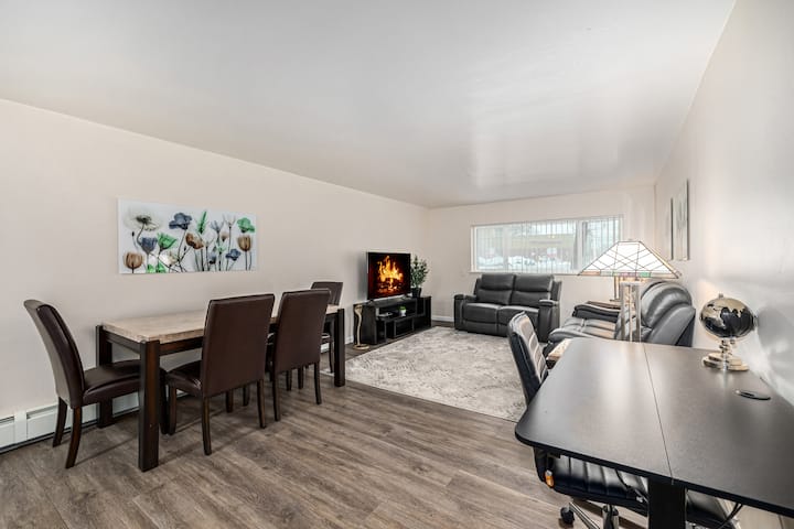 Broadway Central Ii! King Bed+sit/stand Desk! - Denver, CO