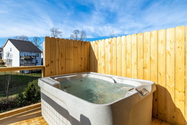 Cozy Cabin, Sleeps 6 Near Dollywood・arcade・hot Tub - Sevierville, TN