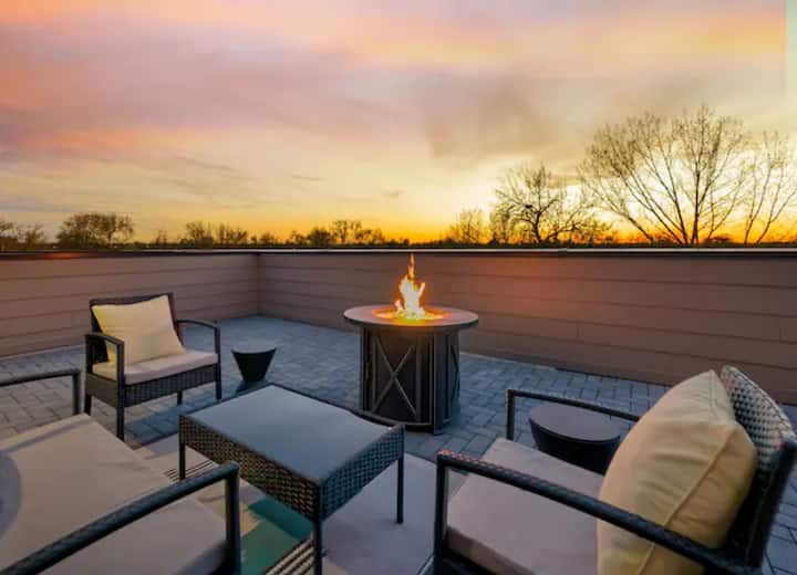 Boise River & West Of Downtown Rooftop Deck & Fire - Boise, ID