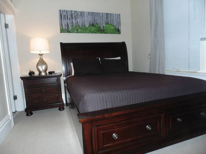 Cozy One Bedroom Apartment - Boulder, CO