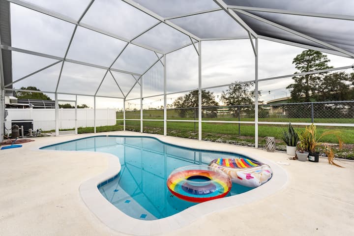 East Orlando Getaway - 3br/2bth * Private Pool - University of Central Florida,Orlando