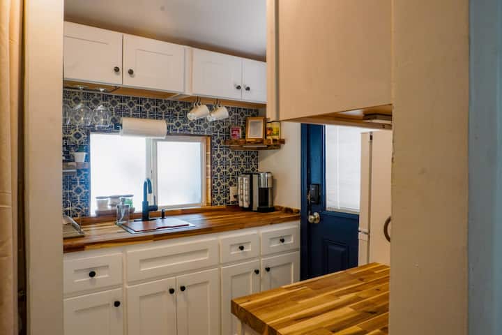 In-law Suite | Cozy Studio Great For 30+ Day Stays - Phoenix