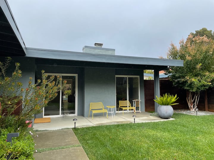 Chic & Fun Mid-century Modern Sleeps 8 (Pool) - Sausalito