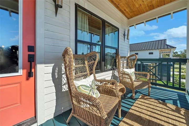Galveston Boutique Getaway - A Tiny Boutique Home - Galveston