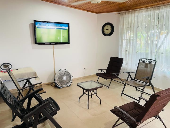 Descansa Y Relájate, Cómoda Casa En Condominio - Flandes