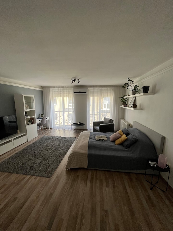 Private Free Parking - Rákóczi Residence - Budapest