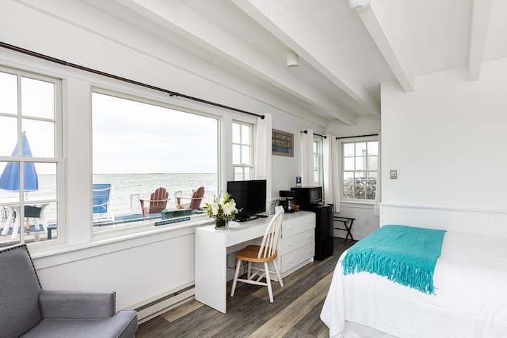 J. Kosinsky Deluxe Unit #31e - Provincetown, MA