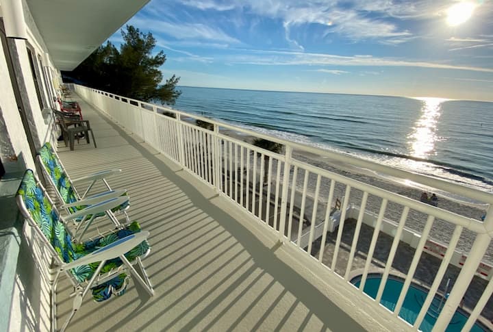 Ocean Front Oasis Sunset Chateau Kid Friendly - Treasure Island, FL