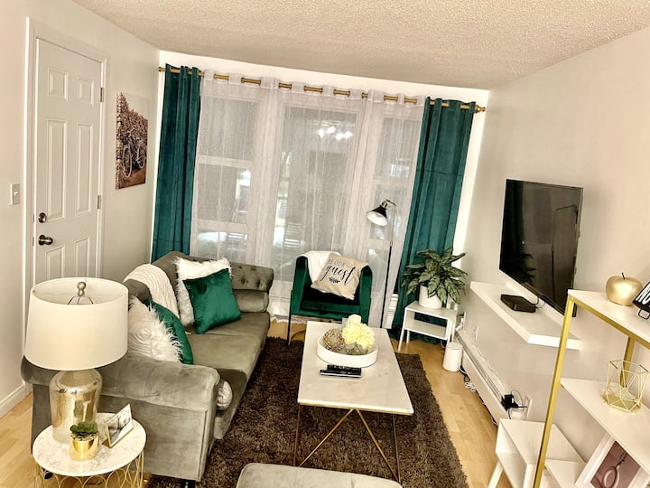 The Germain Studio With King Bed @Yeg Downtown! - Edmonton