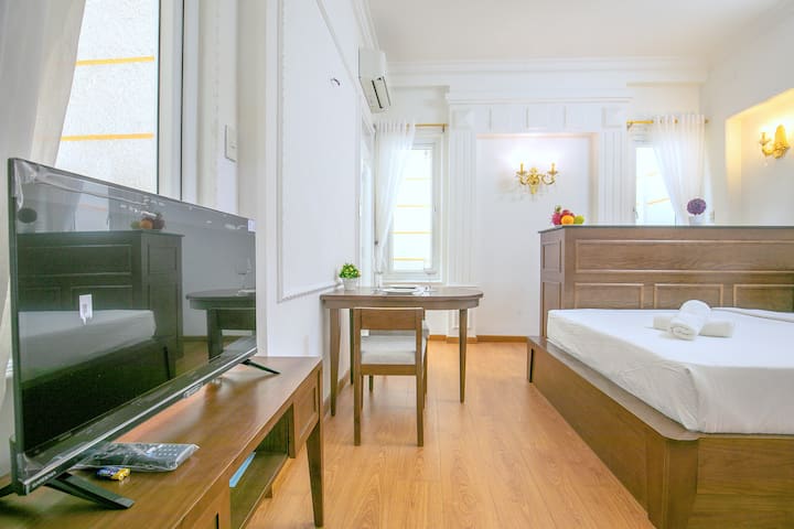 Stylish 1br Apt With Fast Wi-fi Steps From Airport - Ho Chi Minh City