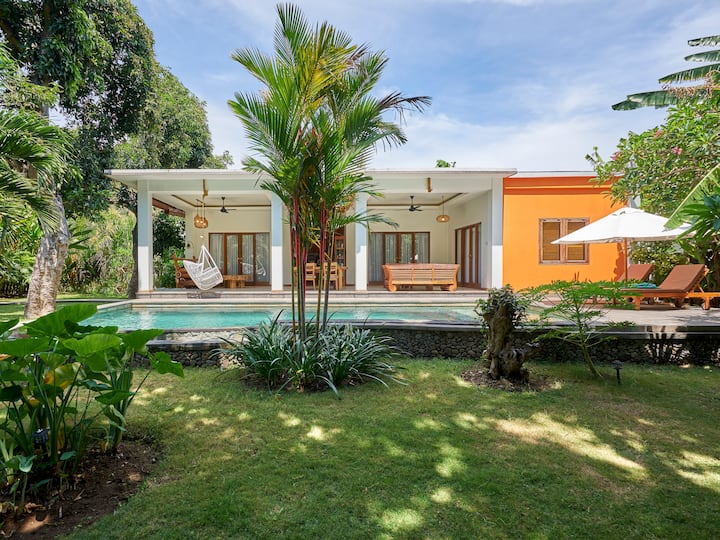 Villa Adi Dragon - 3 Bedroom Private Pool Villa - Seraya