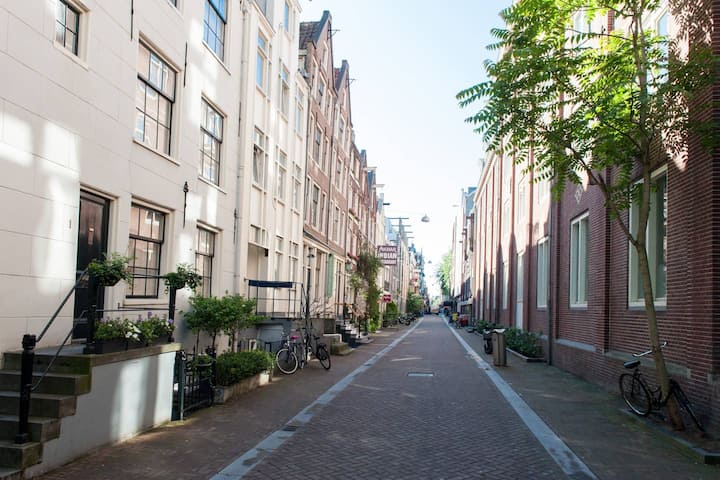 Cozy Two Bedroom Guest Wing In The Old Center - Amsterdam