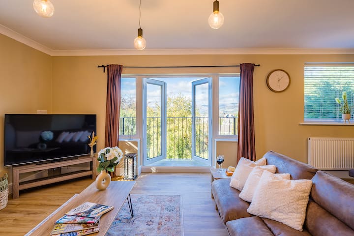 5* Lake View Retreat - Pet Friendly Free Parking, - Bowness-on-Windermere