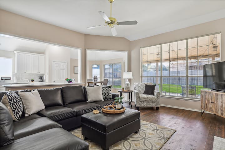 Tch - Spacious 4bd/2ba In Lewisville W/ Workspace - Flower Mound, TX