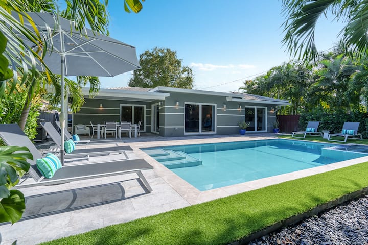 Private Paradise Heated Saltwater Pool Home - Wilton Manors, FL