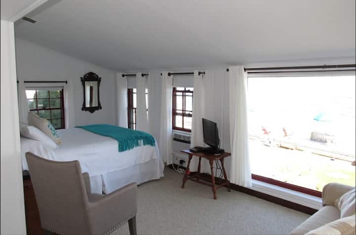 Mrs. Bob Hope Room #31b - Provincetown, MA