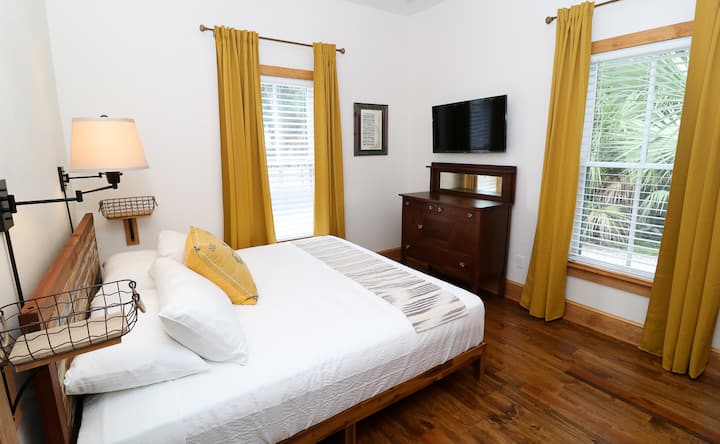 Rochelle Room - Gainesville, FL