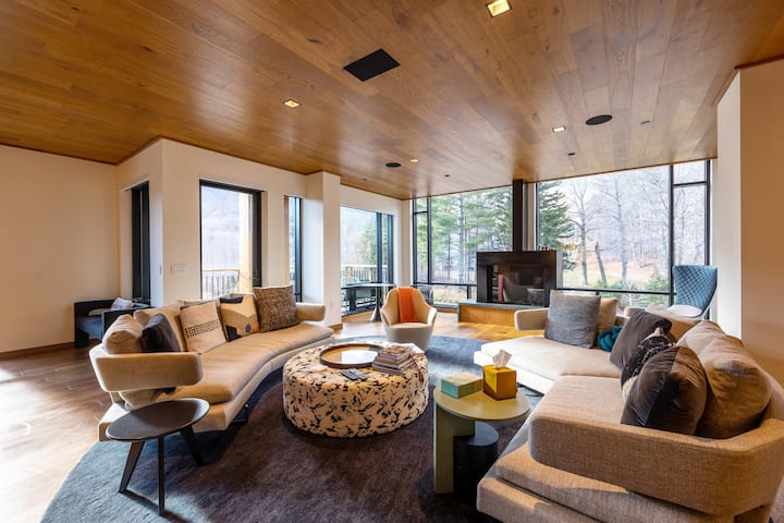Ski-in/ski-out 4 Bedroom One Spruce Peak Residence - Stowe, VT