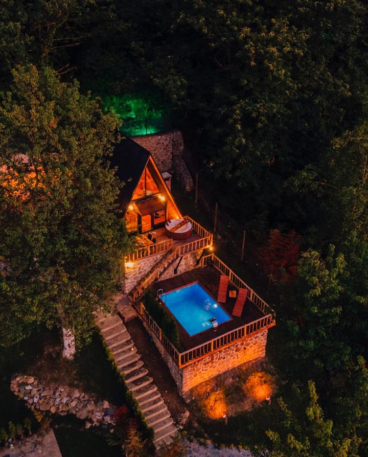 Kayıp Orman Dağ Evleri - Kiraz - Isıtmalı Havuz - Başiskele