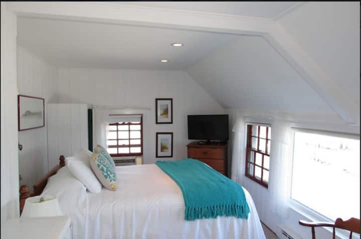 Waterfront Room #8 - Provincetown, MA