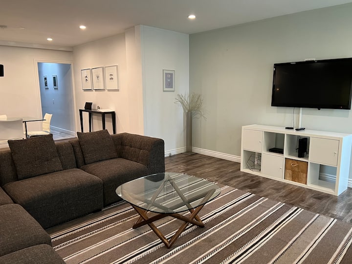 Historical Beachfront Escape 2br - Santa Monica, CA