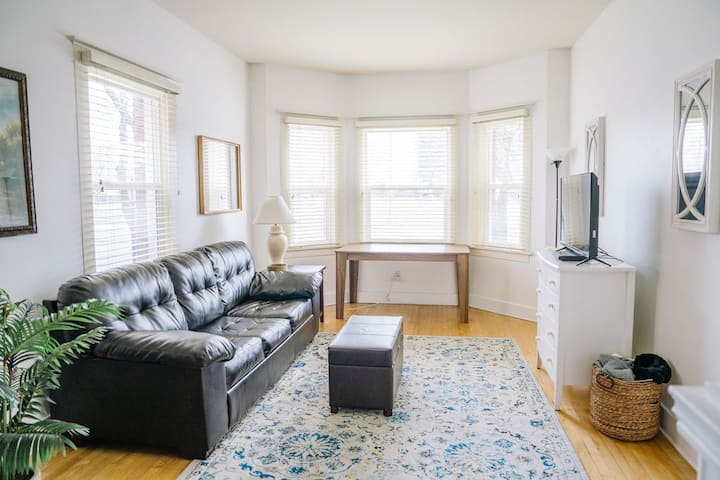 Quaint Downtown Condo - Hogle Zoo, Salt Lake City