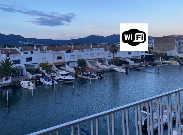 Apartamento Con Vistas Al Canal Y A Las Montañas - Empuriabrava