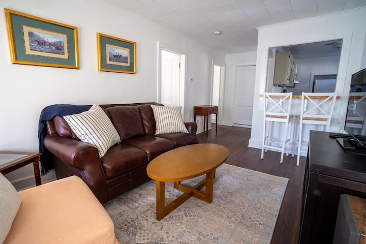 Perfectly Located Winooski 2br Apartment - Burlington, VT
