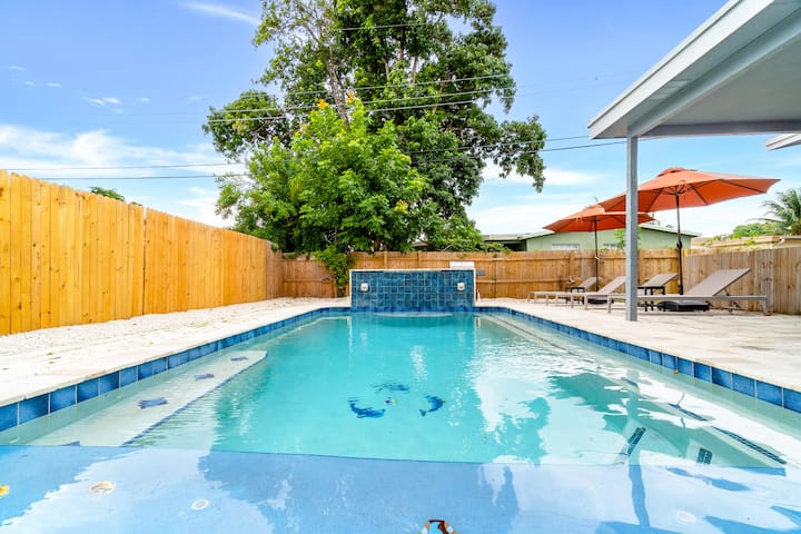 Hidden Gem 4br Home With Private Pool & Game Room - Margate, FL
