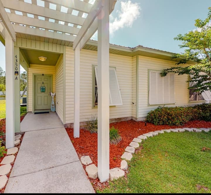 Mermaid's Lure, Your Vacation Villa Near The Beach - Orange Beach, AL