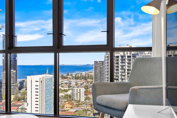 Broadbeach Sunset With Coastal View @Avn 2706 - Broadbeach