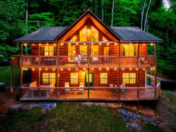 Dog Friendly, Pool Table, Game Room, Hot Tub - Townsend, TN