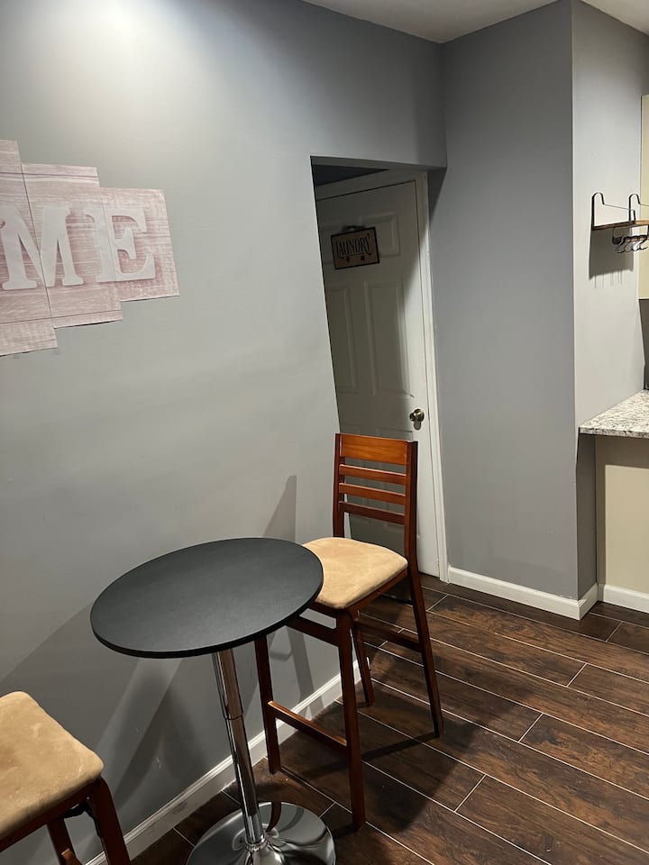 Studio Appartment In Basement - Lancaster, PA
