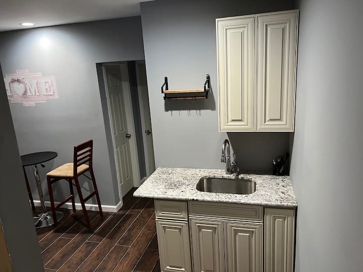 Studio Appartment In Basement - Lititz, PA