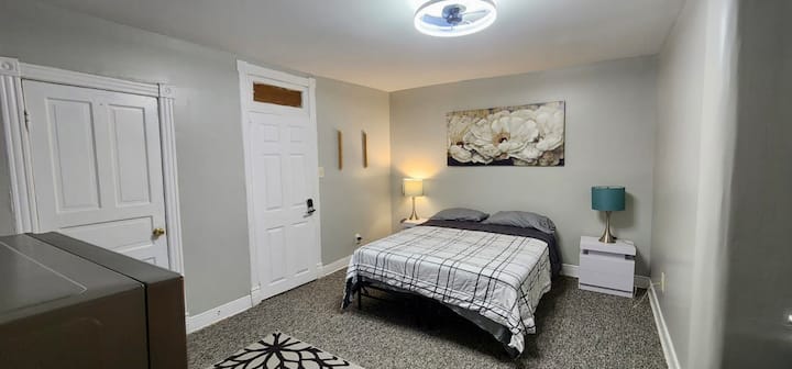 Perfect Location! Quiet & Modern Room In D.c. Home - Washington, D.C.