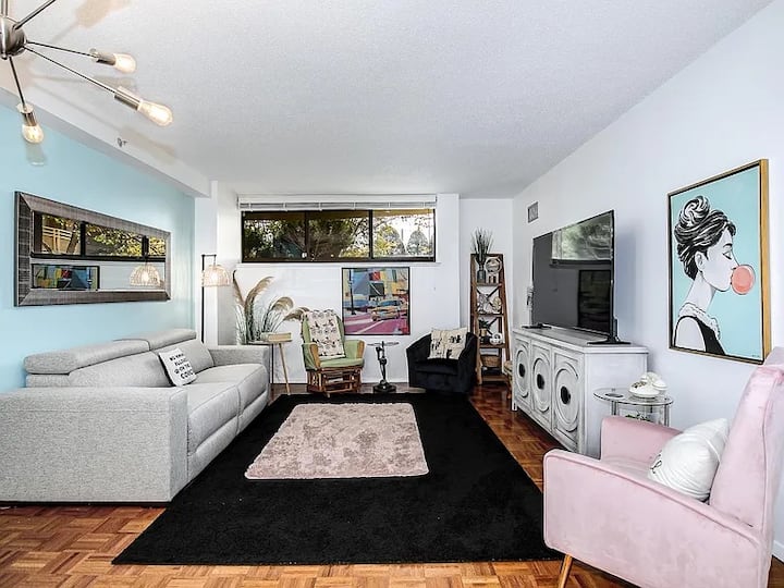 Boutique Condo In The Heart Of Bethesda Row - Bethesda, MD