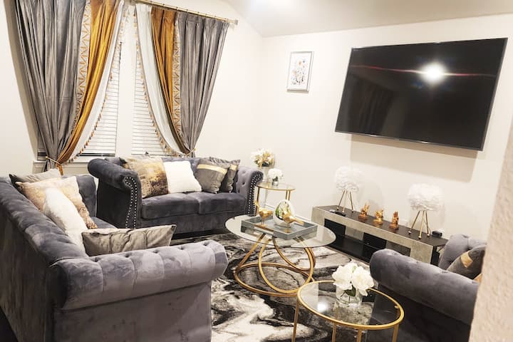 Classic & Family Friendly 4bedroom House - Mesquite, TX