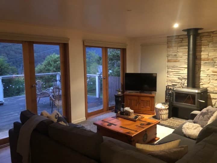 Little Joe Lodge, Amazing Views! - Currawong Rd