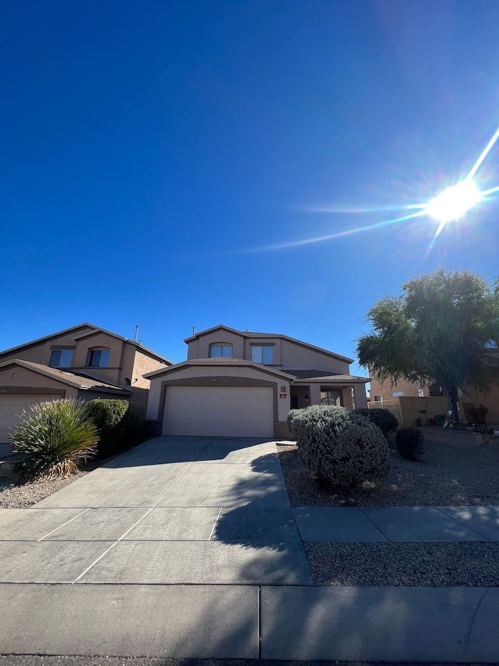 Stunning 2-story House/pool & Jacuzzi,by Mountains - Casino Del Sol