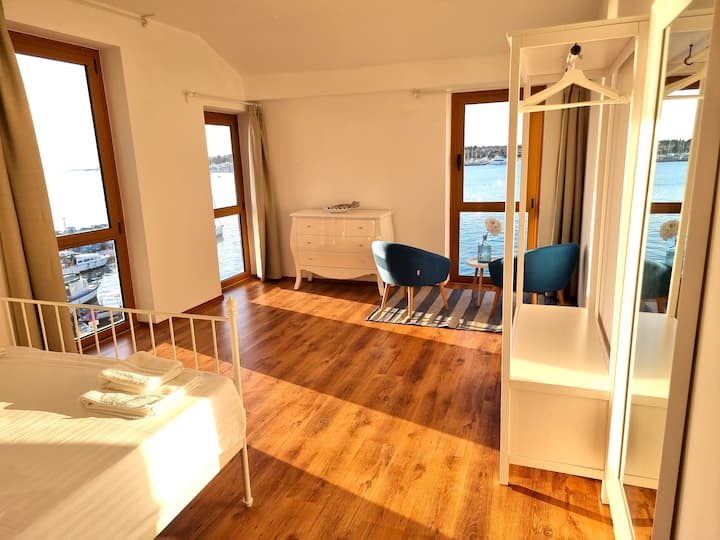 Umag Centre Seafront Apartment 3 - Umag