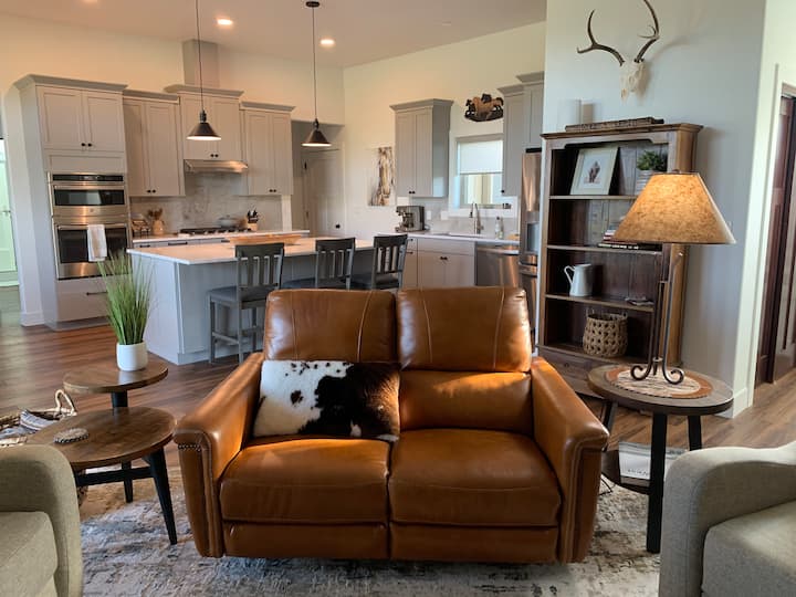 Brand New 2 Bedroom Guest House Near River - Joliet, MT