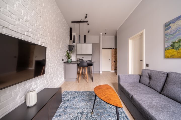 Authentic Interior | Central Location - 裡加