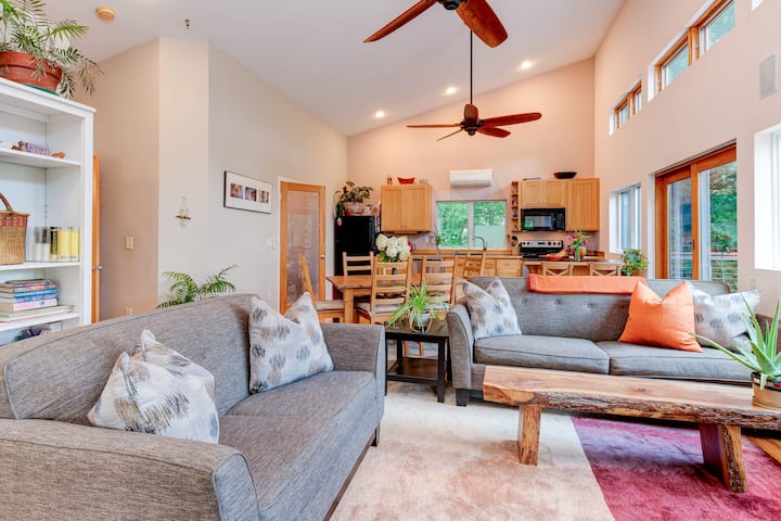 Sunny Modern Country Apartment With Spa And Sauna - Asheville, NC