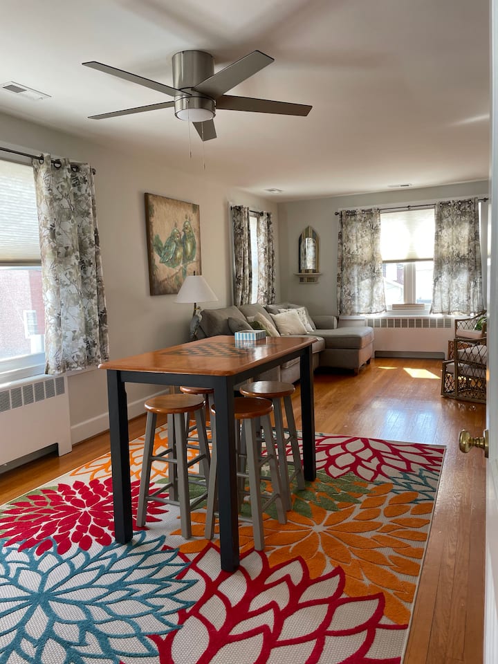 Tom's Nest - Saluda, VA