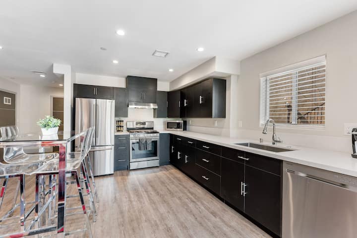 New 2-level Modern Loft - Hollywood/universal 1305 - Hollywood, CA