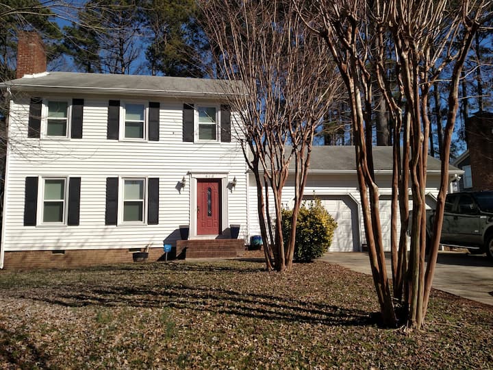 Cozy Cary Waterfront Home - Cary, NC