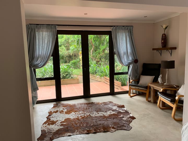 The Wise Owl Garden Cottage - Dolphin Coast